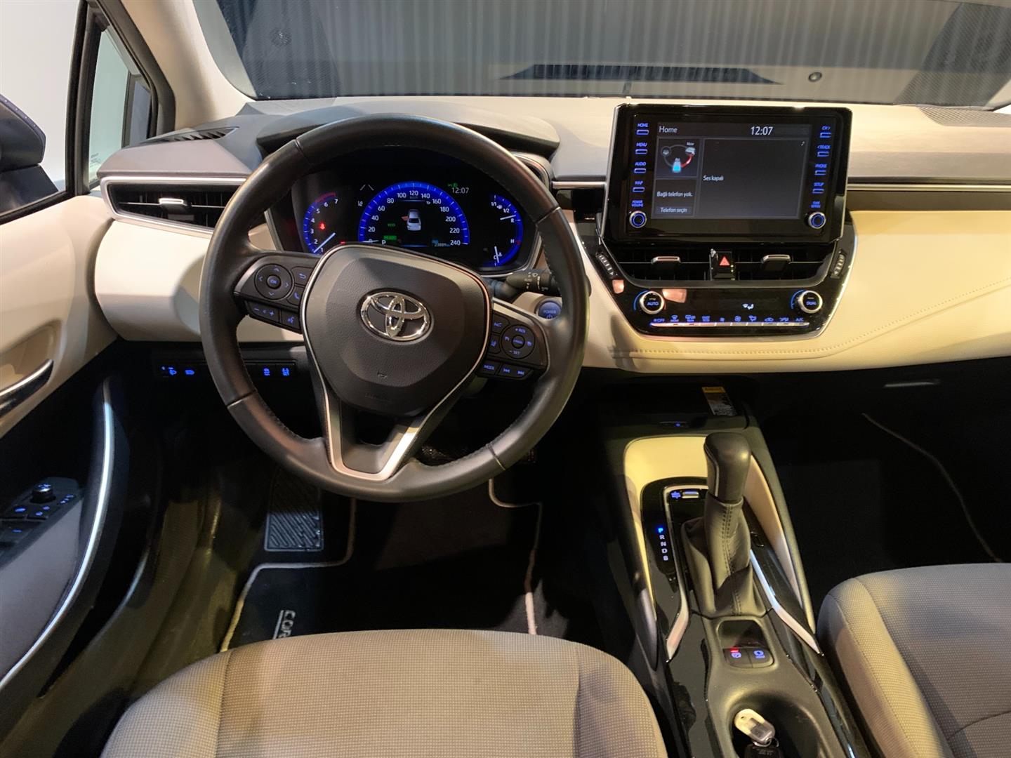 TOYOTA COROLLA / 1.8 HYBRID FLAME E-CVT Hybrit