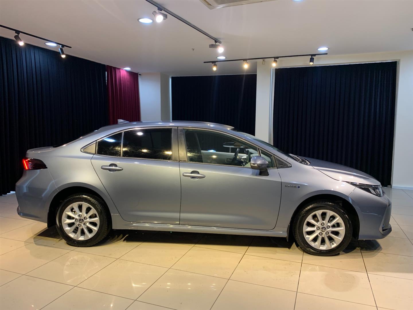 TOYOTA COROLLA / 1.8 HYBRID FLAME E-CVT Hybrit