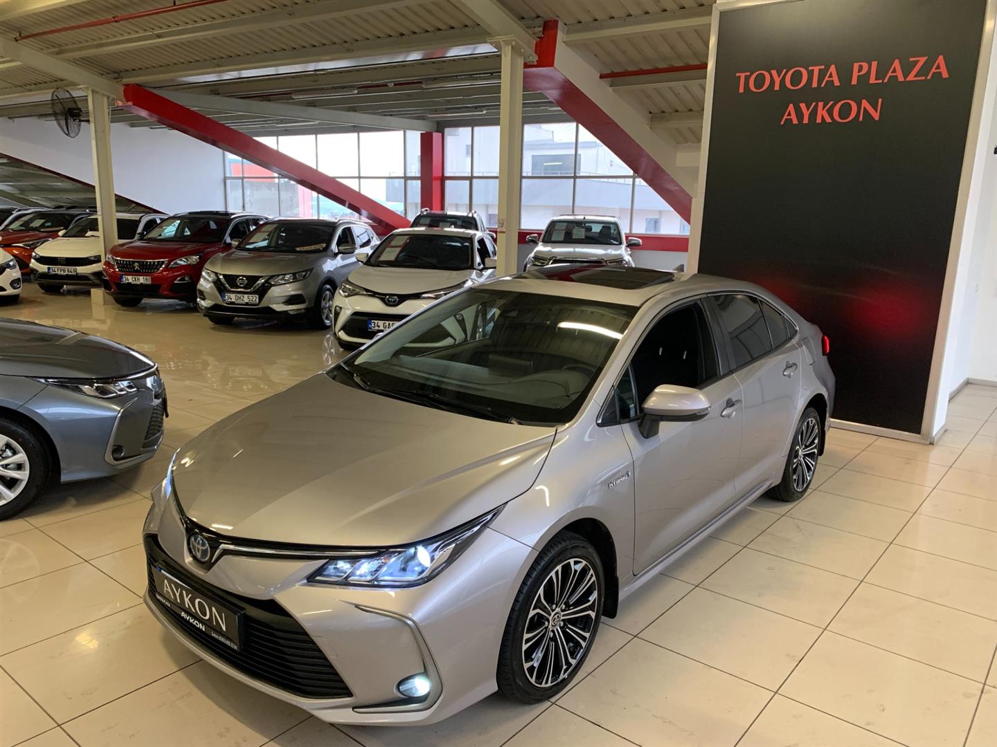 TOYOTA COROLLA / 1.8 HYBRID FLAME X-PACK E-CVT Hybrit