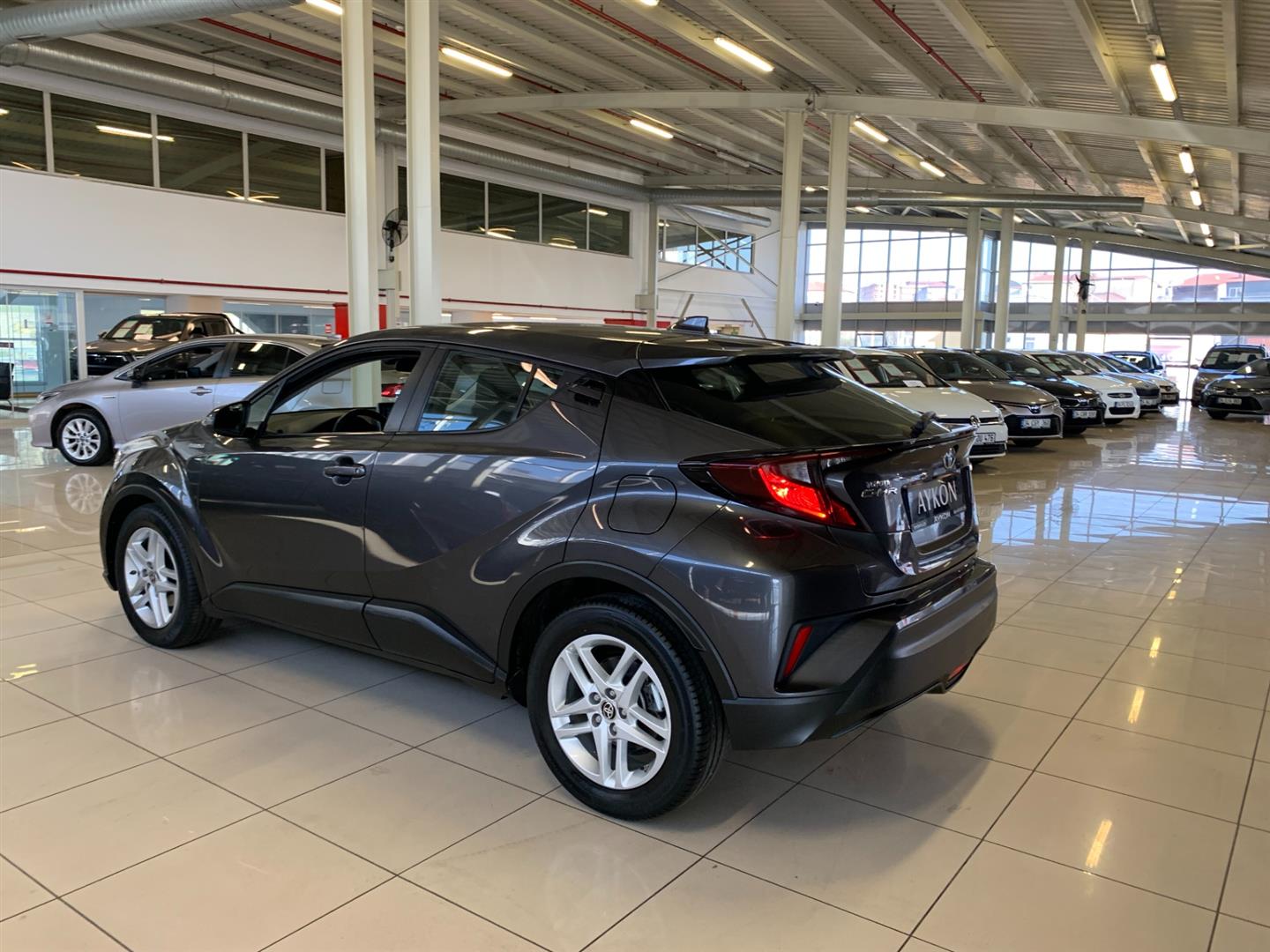 TOYOTA C-HR / 1.8 HYBRID 4*2 FLAME E-CVT Hybrit