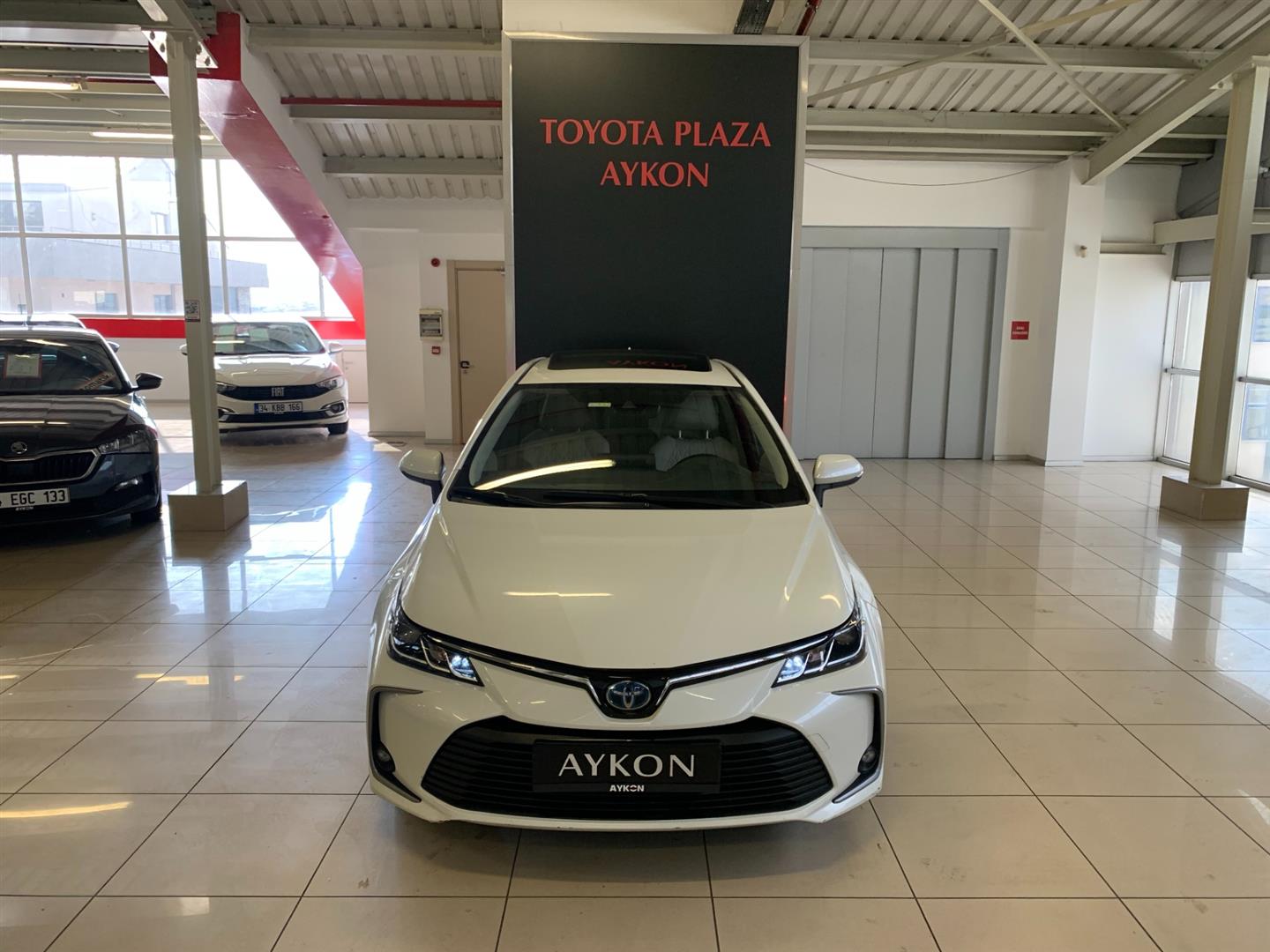 TOYOTA COROLLA / 1.8 HYBRID FLAME X-PACK E-CVT Hybrit